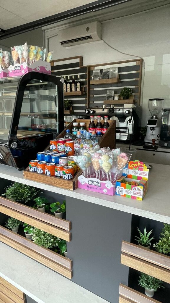 Kahve dükkanları Ted Coffee, Petuşki, foto