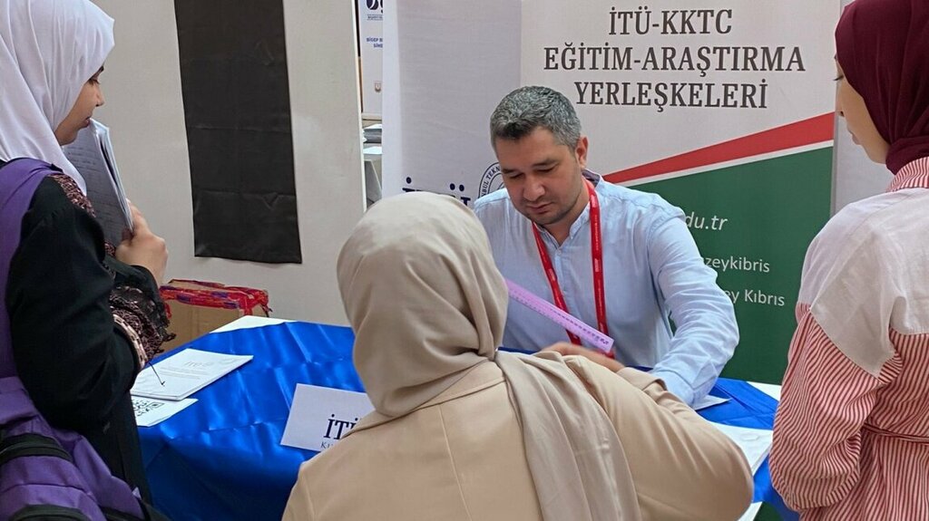 Lise Eyyübiye Kız Anadolu İmam Hatip Lisesi, Şanlıurfa, foto