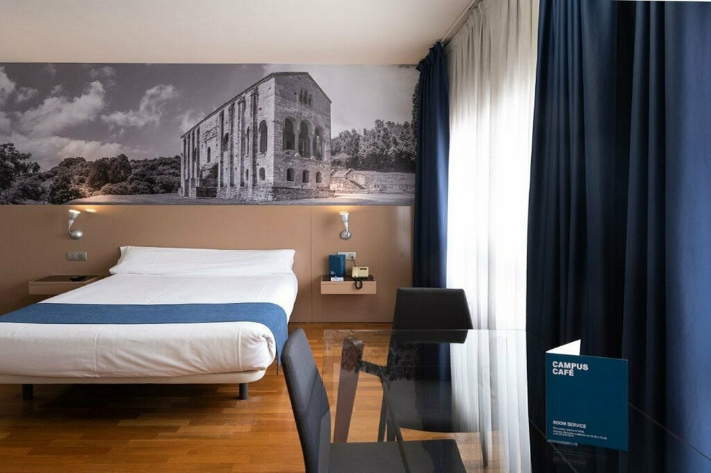 Otel Aparthotel Campus, Oviedo, foto