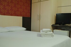 Hotel Dany (Estado do Paraná, Mesorregião do Oeste Paranaense, Microrregião de Foz do Iguaçu, Município Foz do Iguaçu, Região Central, Centro), otel  Foz do Iguaçu'dan