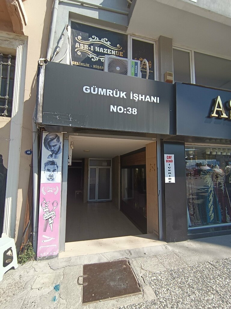 Berberler Gümrük Erkek Kuaförü, İzmir, foto