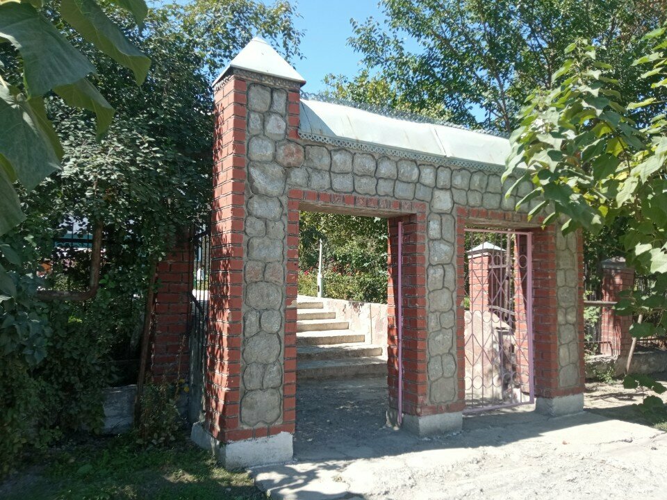 Ortaokul Школа-гимназия №9 им. Рудаки А.А., Osh, foto
