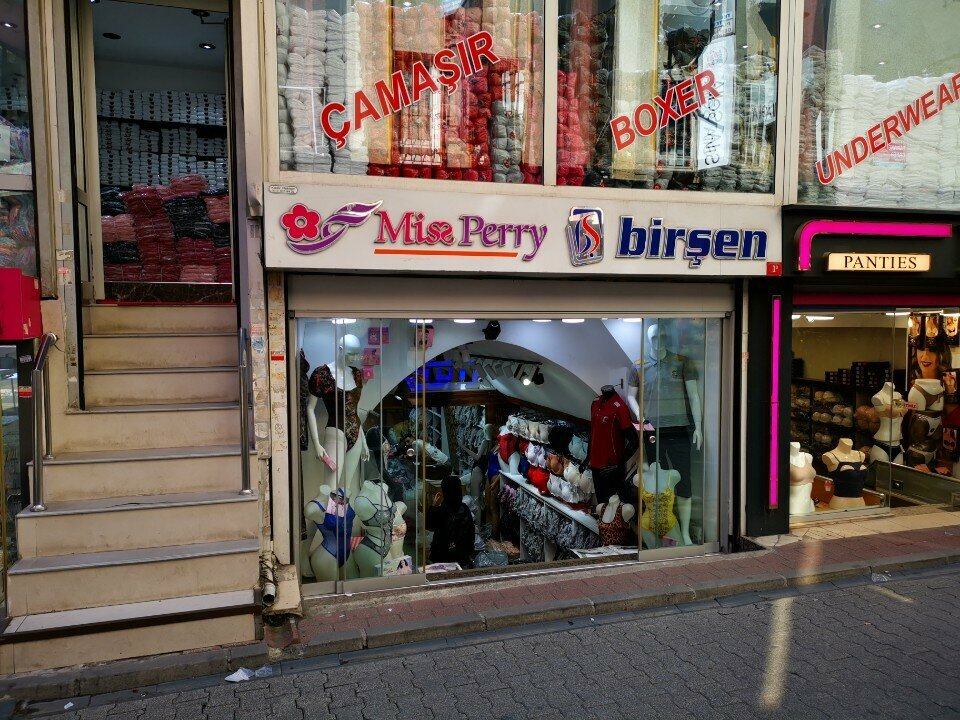 i̇ç giyim ve mayo mağazası Miss Perry Birşen, İstanbul, foto