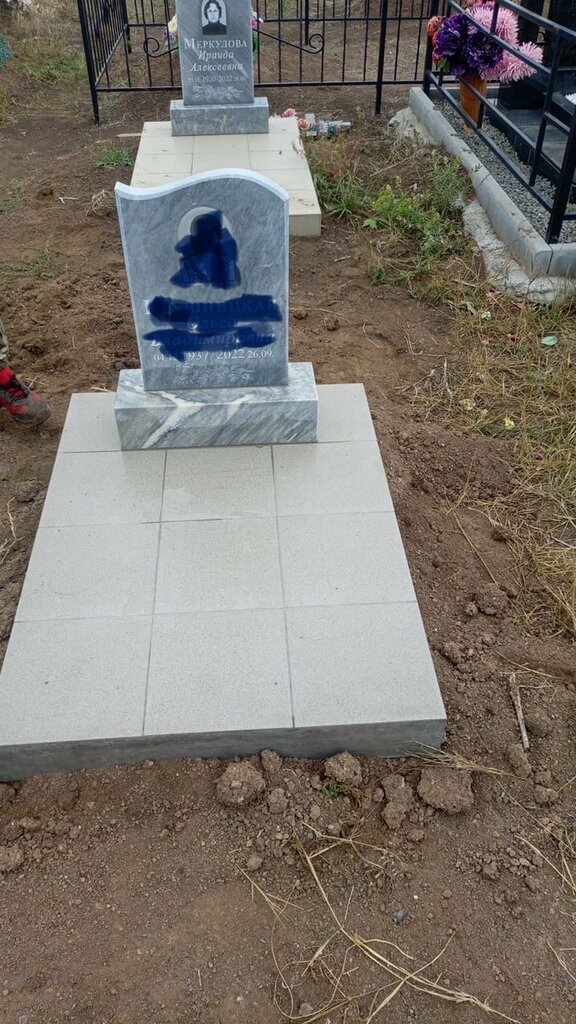 Heykel ve mezarlık taşı üreticileri Production of tombstones, Taganrog, foto