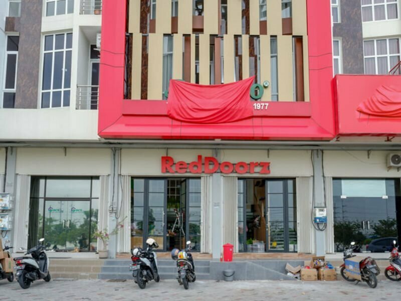 Otel RedDoorz Plus @ Madukoro Raya Semarang, Semarang, foto