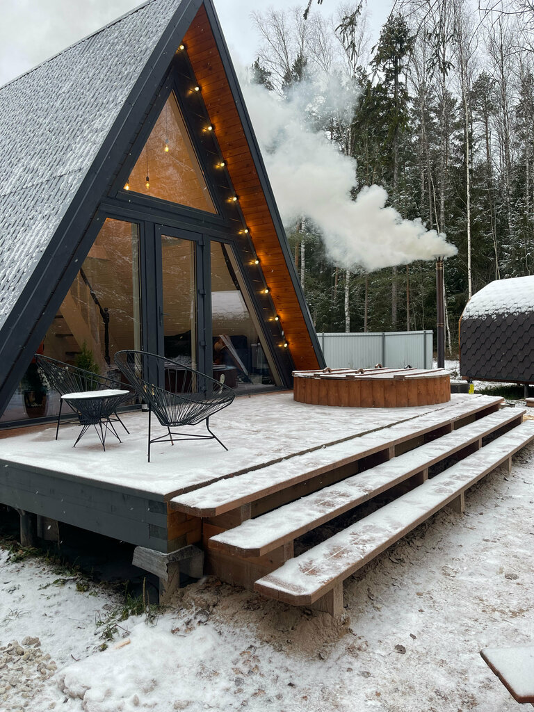 Resort oteller, tesisler A-frame Friday, Novgorodskaya oblastı, foto