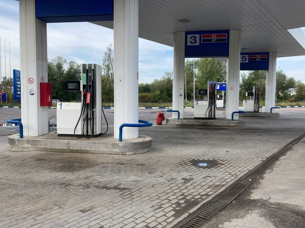 Benzin istasyonu Surgutneftegas, Tver, foto