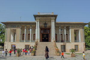 Fars Military Museum (Fars Province, Shiraz, Afif Abad Garden), müzeler ve sanat galerileri  Shiraz'dan