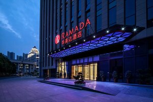 Ramada Wyndham Wuhan Hanyang (Hubei Province, Wuhan, Line 6, Maying Road metro station), otel  Wuhan'dan