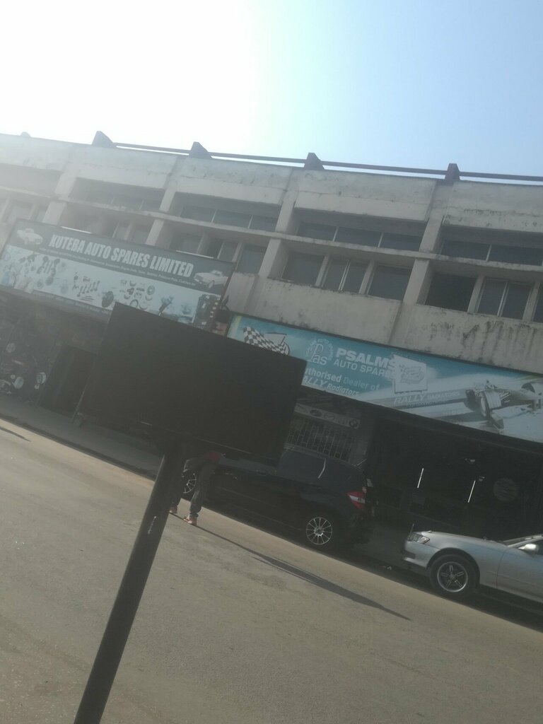 Otomobil yedek parçaları Psalm Auto Spares, Lusaka, foto