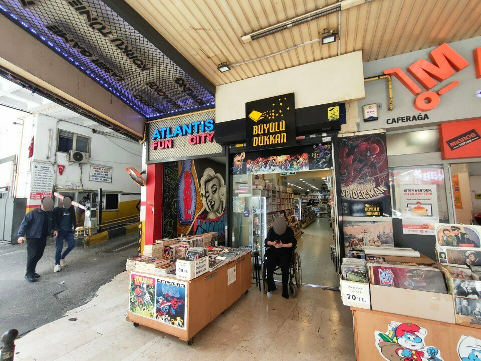 Çizgi roman dükkanı Büyülü Dükkan, İstanbul, foto