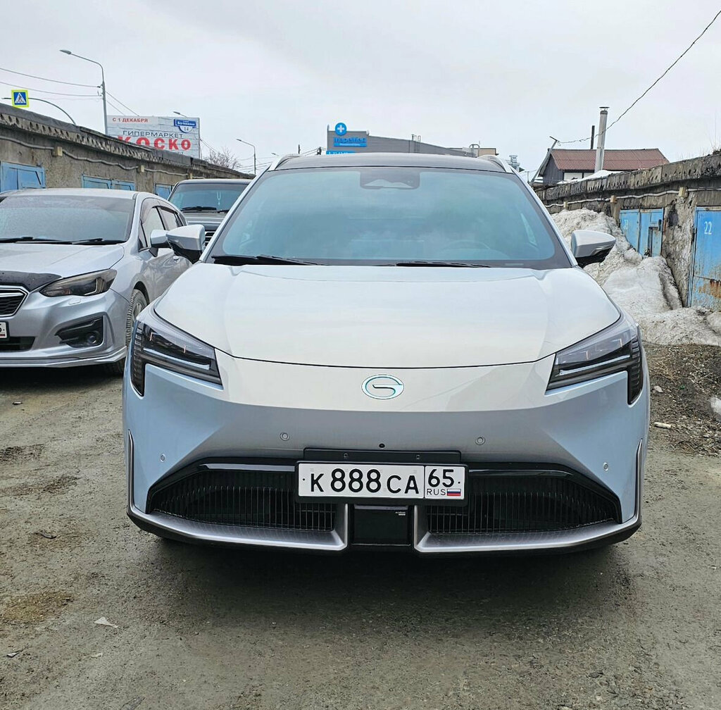 Araç camlarının renklendirilmesi Tonirovka Sakhalin, Sakhalinsk, foto