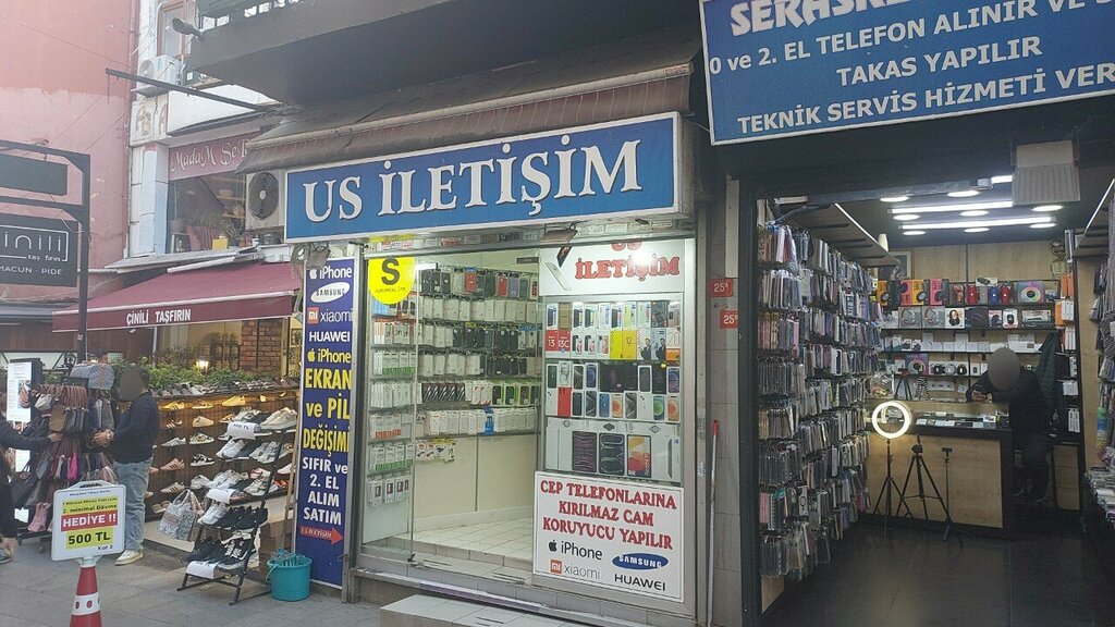 Cep telefonu ve aksesuarları satış mağazaları Us İletişim, İstanbul, foto