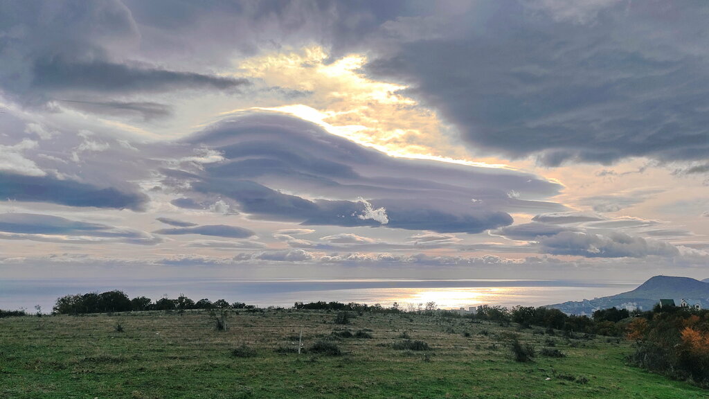Dağ zirvesi Гора Карасан, Kırım Cumhuriyeti, foto