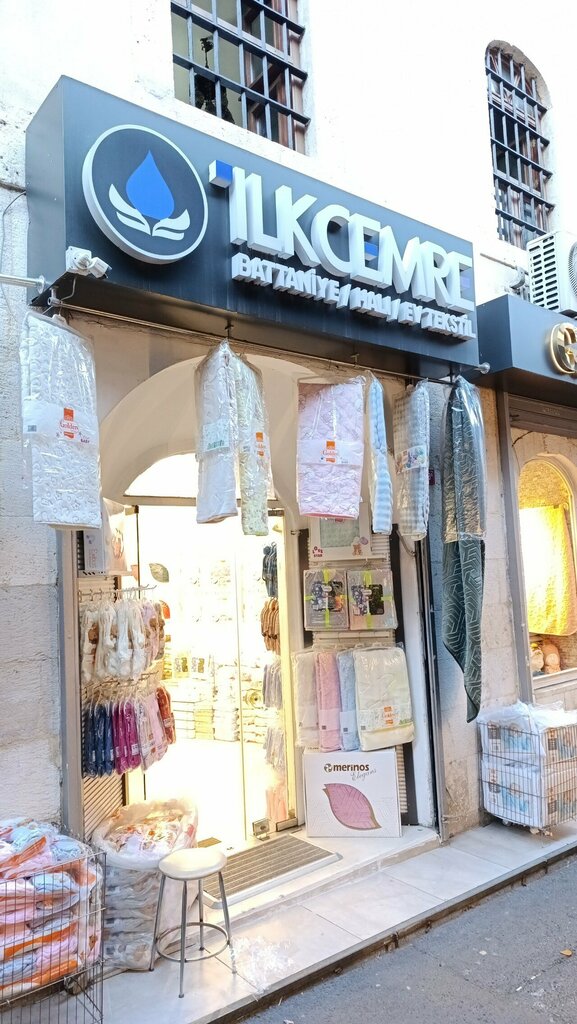 Şapka üretimi ve toptan satışı Kızıl Toptan Şapka İmalatı, İstanbul, foto