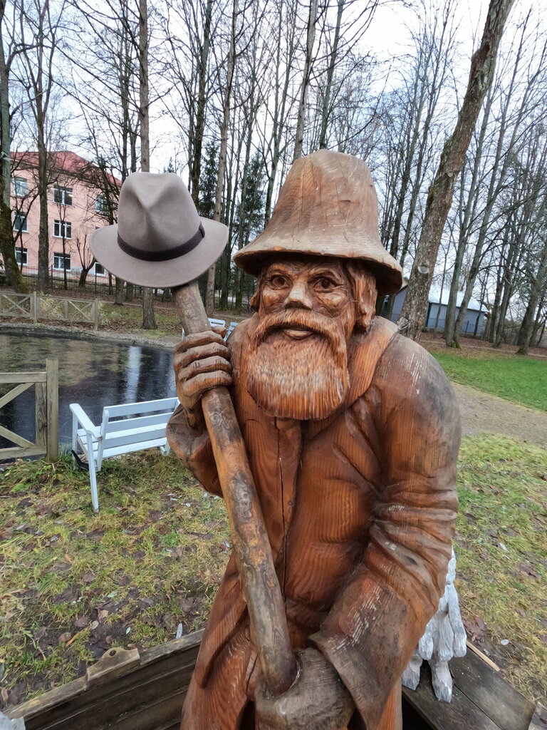 Park, sokak heykeli Дед Мазай и зайцы, Chudovo, foto