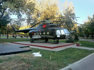 Вертолёт Ми-8ТВ (Moscow, Hero of the Soviet Union Fyodor Poletaev Public Garden), teknoloji anıtı  Moskova'dan