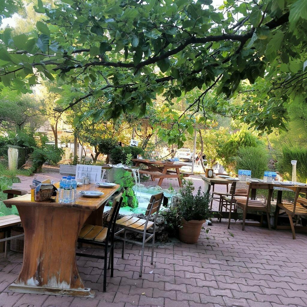 Restoran Radyocu Kemal'in Yeri, Ula, foto