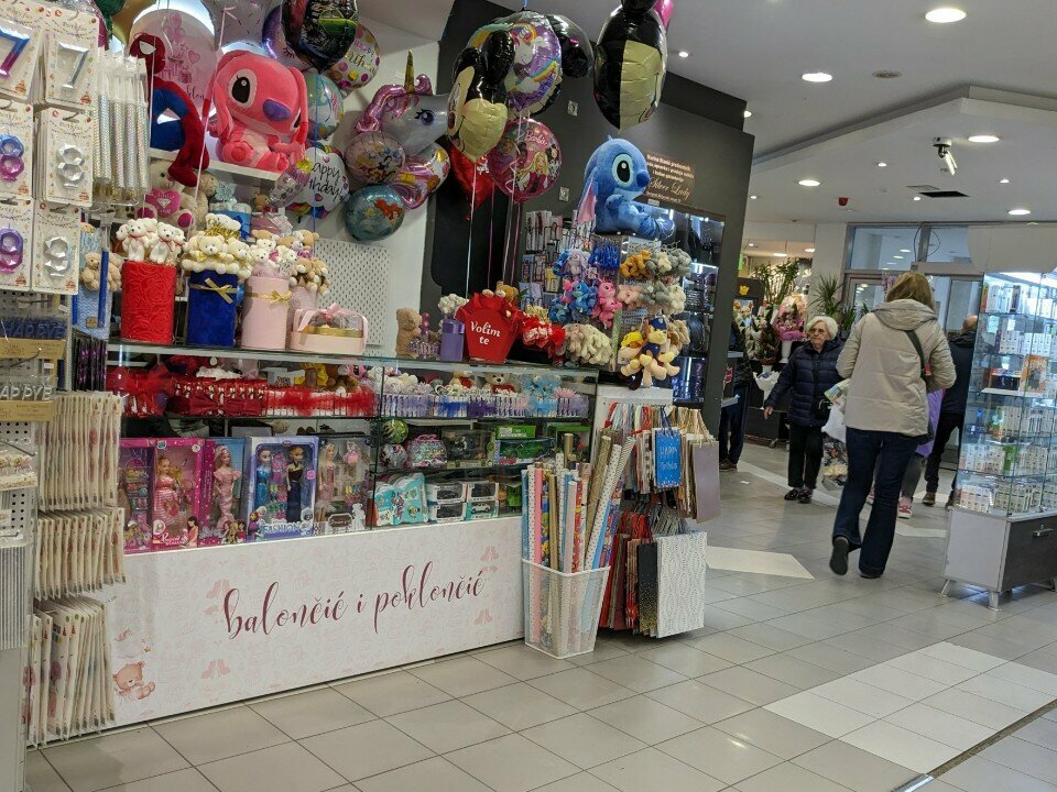 Kutlama ürünleri Balončić i poklončić, Belgrad, foto