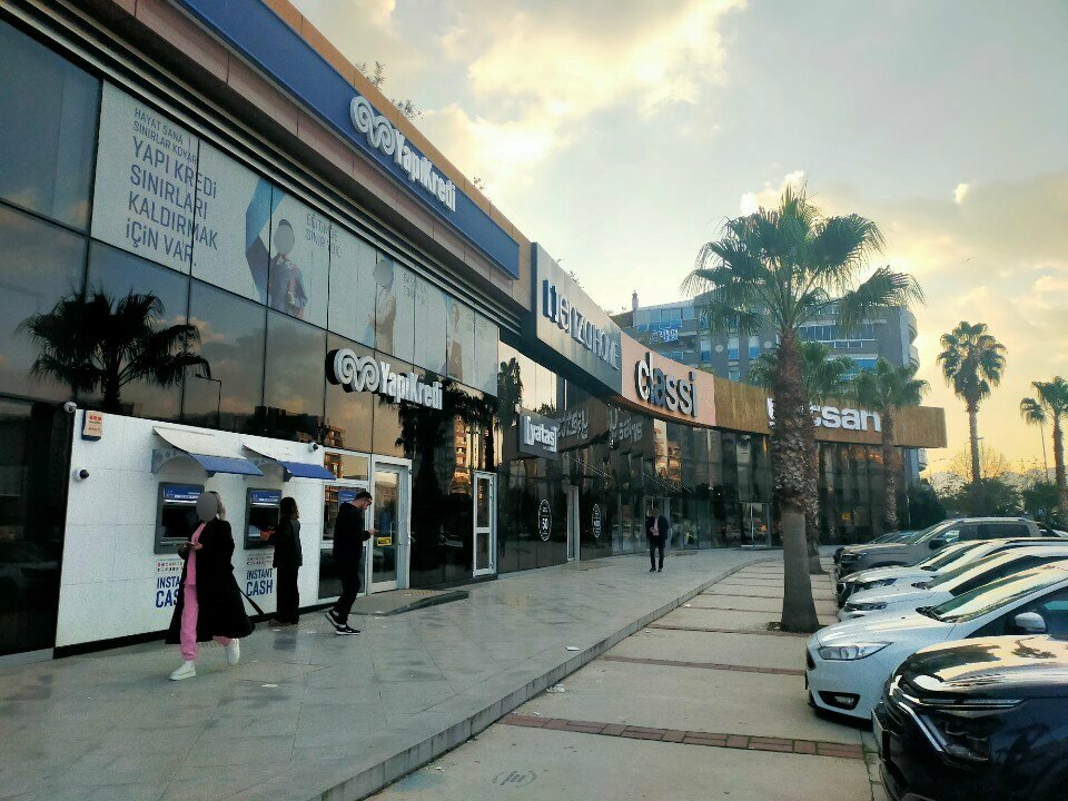 Banka Yapı Kredi, İzmir, foto