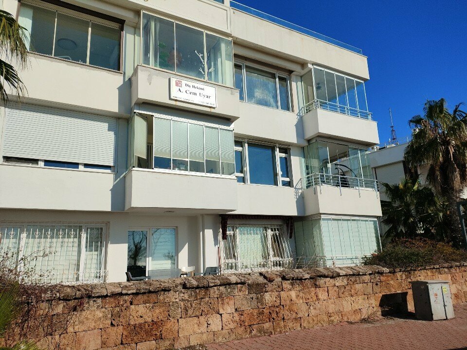 Özel ağız ve diş sağlığı klinikleri ve muayenehaneleri Cem Uyar, Antalya, foto