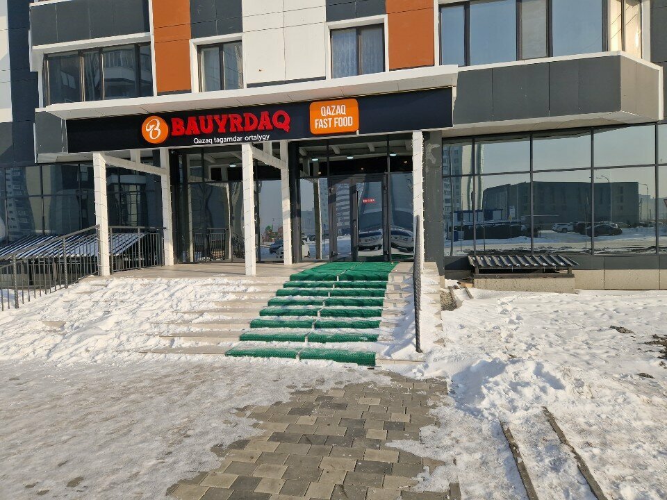 Kafe Bauyrdaq, Öskemen (Ust‑Kamenogorsk), foto