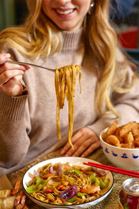 Ded Ho (Malysheva Street No:5), kafe  Yekaterinburg'dan