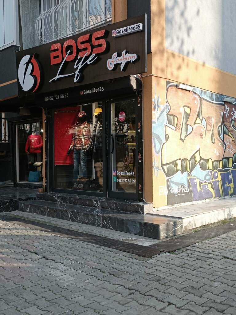Giyim mağazası Boss Life, İzmir, foto