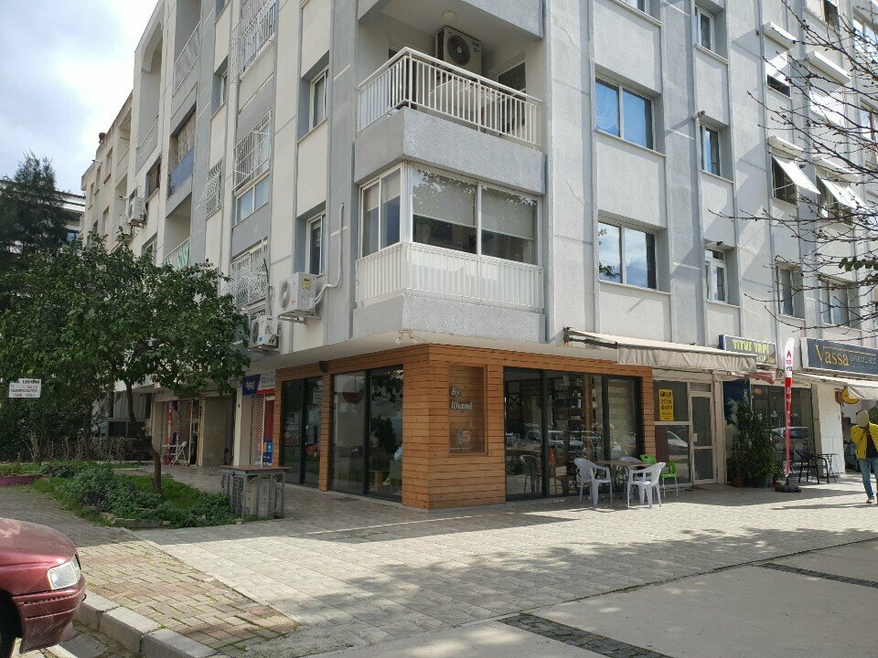 Kuaförler By. İlhami, İzmir, foto