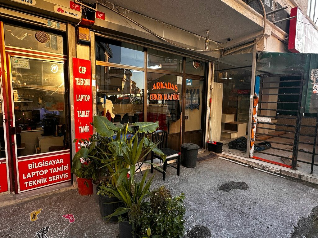 Berberler Arkadaş Erkek Kuaförü, İstanbul, foto