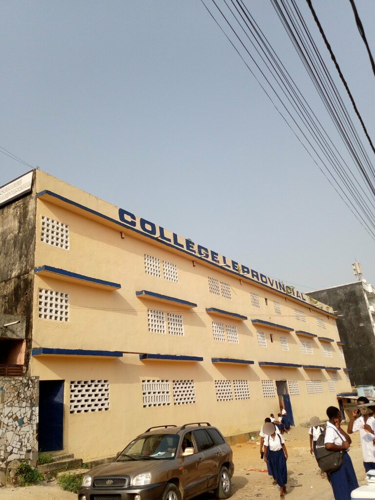 Ortaokul Collège Le Provincial, Abican, foto