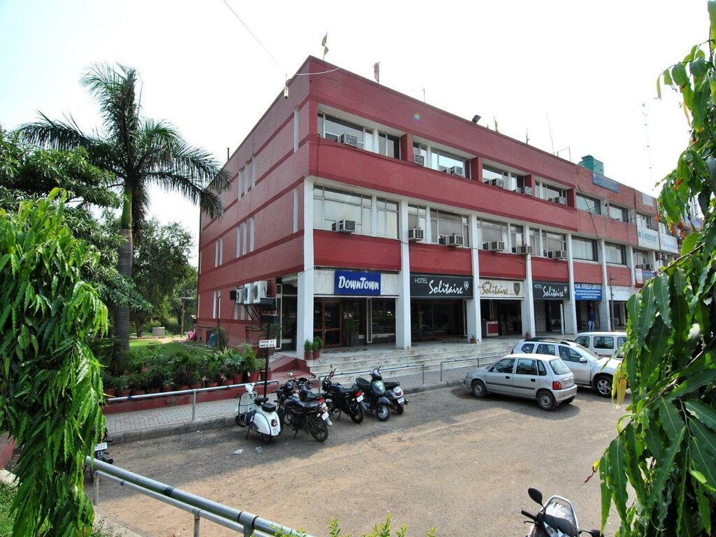 Otel Hotel Solitaire Chandigarh, Çhandigarh, foto