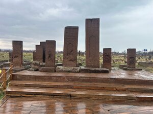 Ahlat Selçuklu Meydan Mezarlığı Ören Yeri (Bitlis, Ahlat, İki Kubbe Mah.), müzeler ve sanat galerileri  Ahlat'tan
