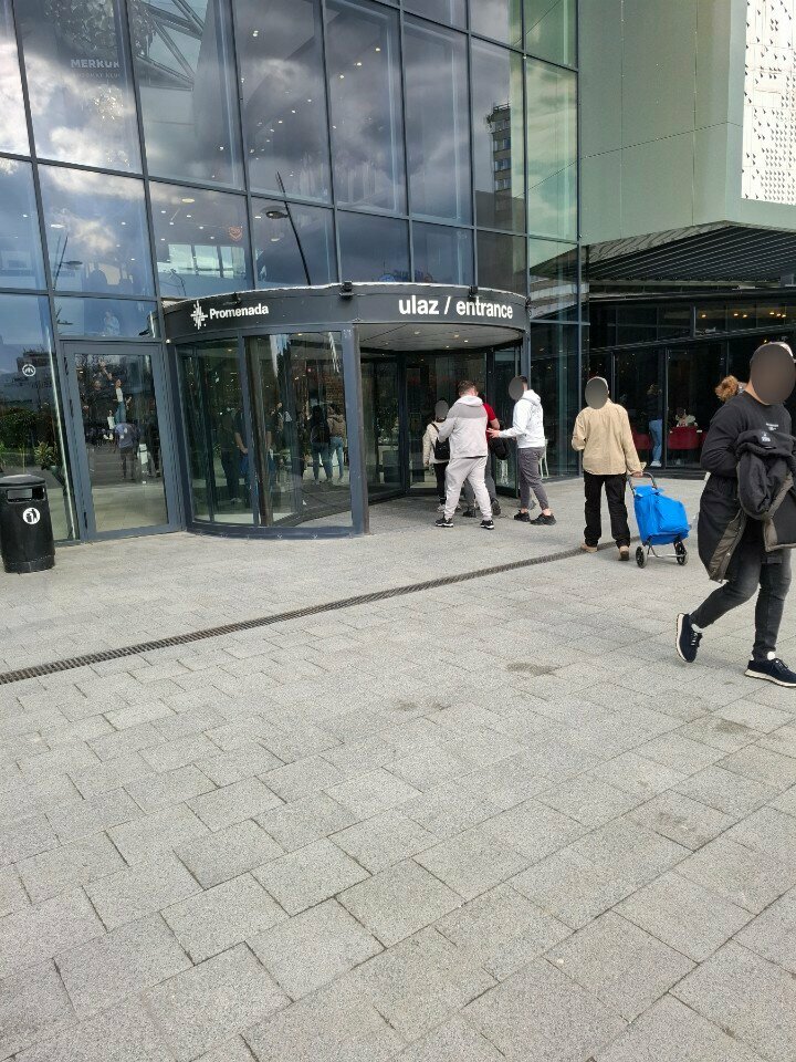 Banka Exclusive Change, Novi Sad, foto