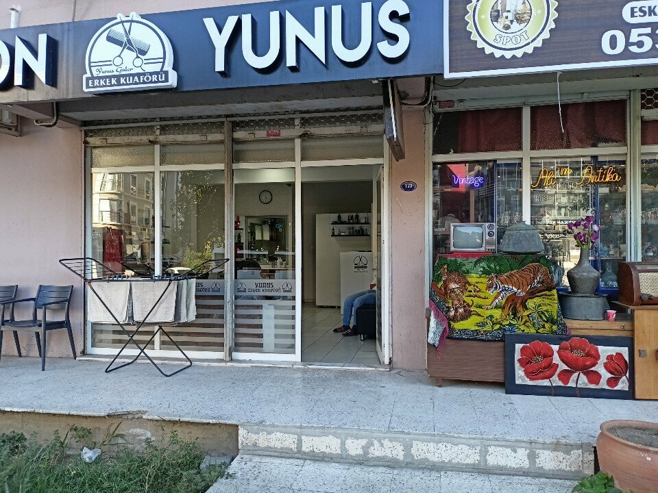 Berberler Yunus erkek kuaför, İzmir, foto