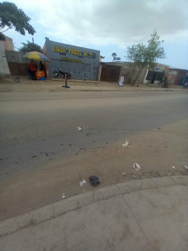 Motosiklet yedek parçaları Loja de peças de Moto, Loanda, foto