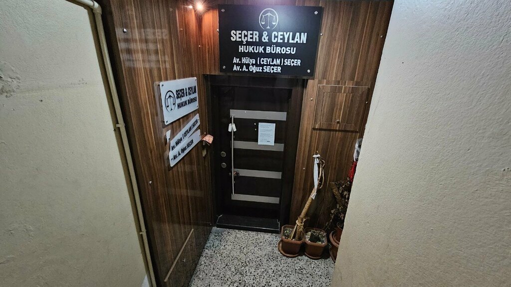Avukatlar AV. Hülya Ceylan Seçer, Adana, foto