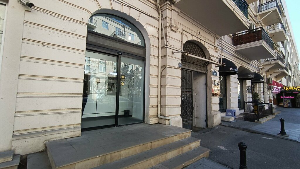 ATM'ler Premium bank, Bakü, foto