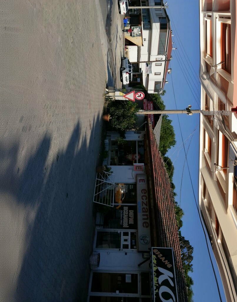 Eczaneler Defne Eczanesi, Altınova, foto