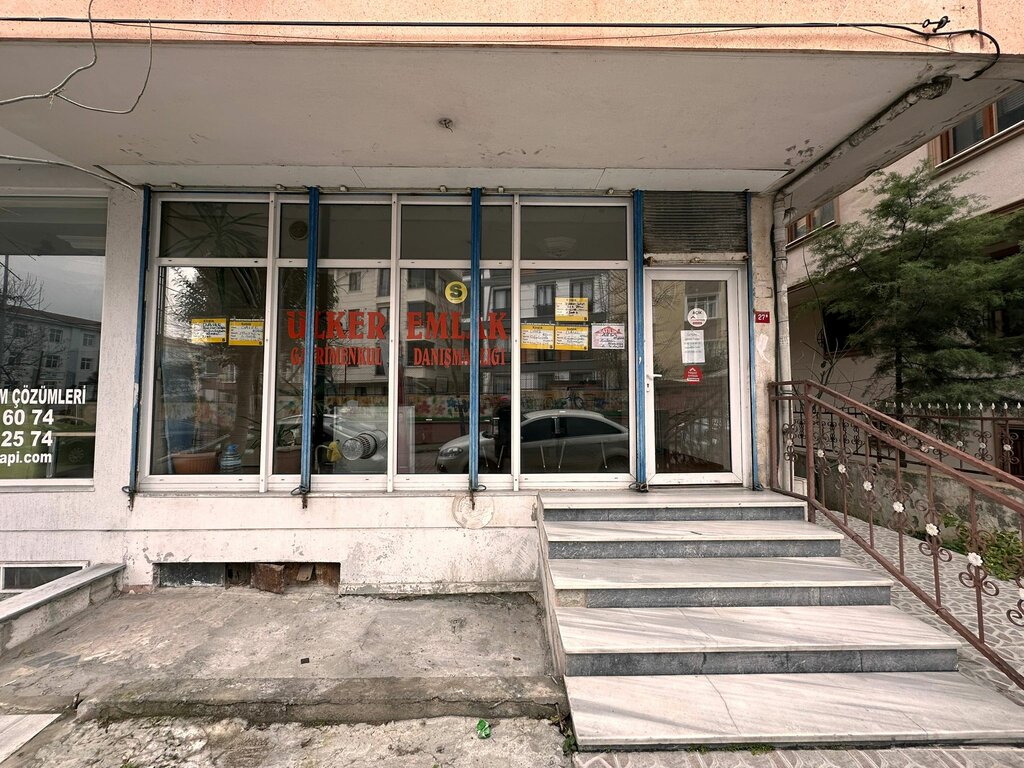 Emlak ofisi Ülker Emlak, İstanbul, foto