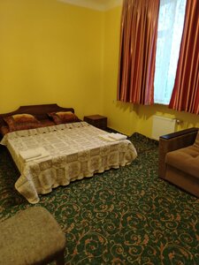 Guest house Korolevyh (Prosvescheniya Street No:145/1), otel  Soçi'den
