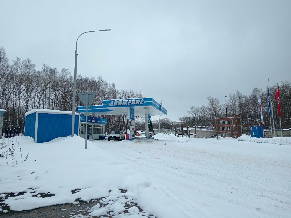 Benzin istasyonu Движение, Kirovo‑Chepetsk, foto