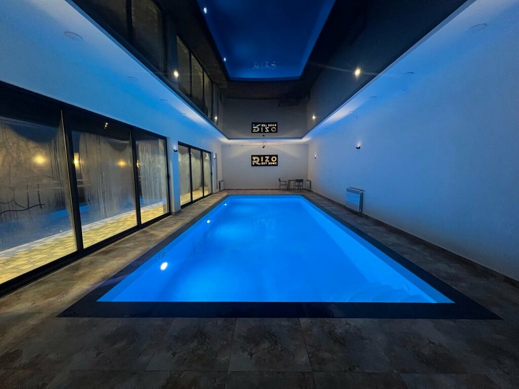 Yüzme havuzları Rizo Rest Zone, Kotayk, foto