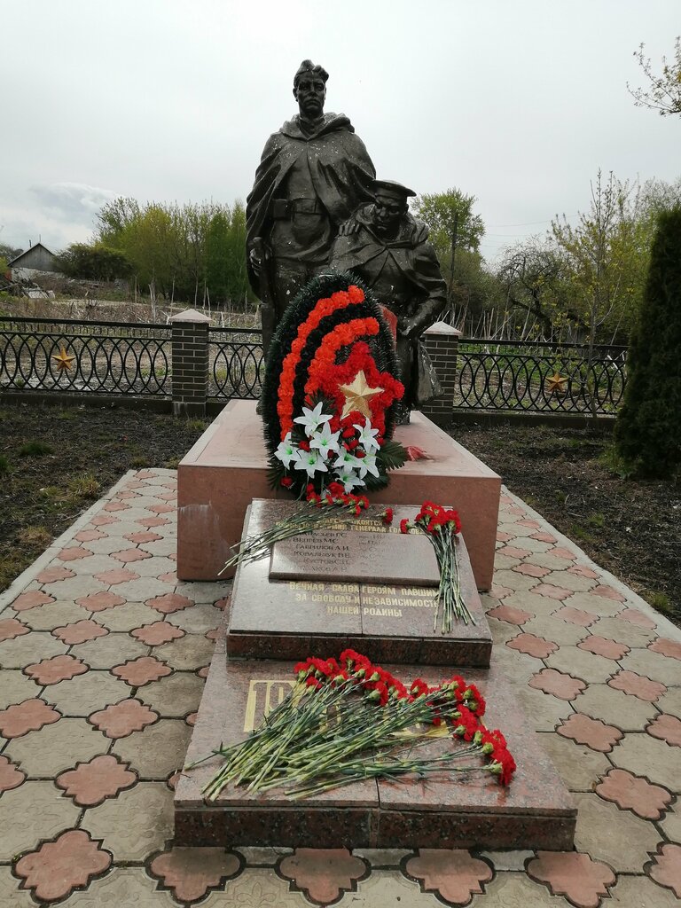 Anıt, heykel Братская могила воинов, павших в Великой Отечественной войне, Tulskaya oblastı, foto