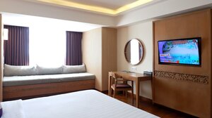 FOX Hotel Jimbaran Beach (Bali, Badung Regency, South Kuta District, Jimbaran, Jl. Yoga Perkanthi, 3), otel  Bali'den
