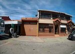 Gomeria (Santa Cruz de la Sierra, Avenida José Benjamín Burela Justiniano), oto döşeme  Santa‑Krus'tan