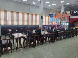 Roll & Fils (ulitsa 60 let Oktyabrya No:48), kafe  Krasnoyarsk'tan