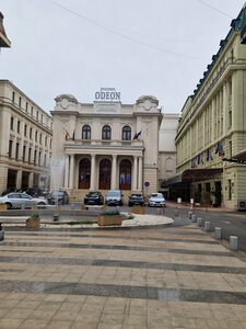 Teatrul Odeon (Bucharest, Strada Academiei, 13), tiyatrolar  Bükreş'ten
