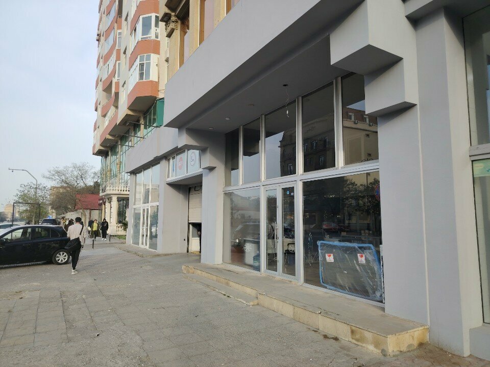 Otomobil yedek parçaları Ehtiyyat Hissələri, Bakü, foto