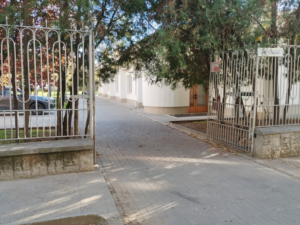Dini dernekler Церковь Иисуса Христа Святых Последних Дней, Simferopol (Akmescit), foto